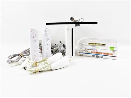 ShopTheSalvationArmy - Nintendo Wii Console + 2 Remotes w/ 2 Nunchuks ...
