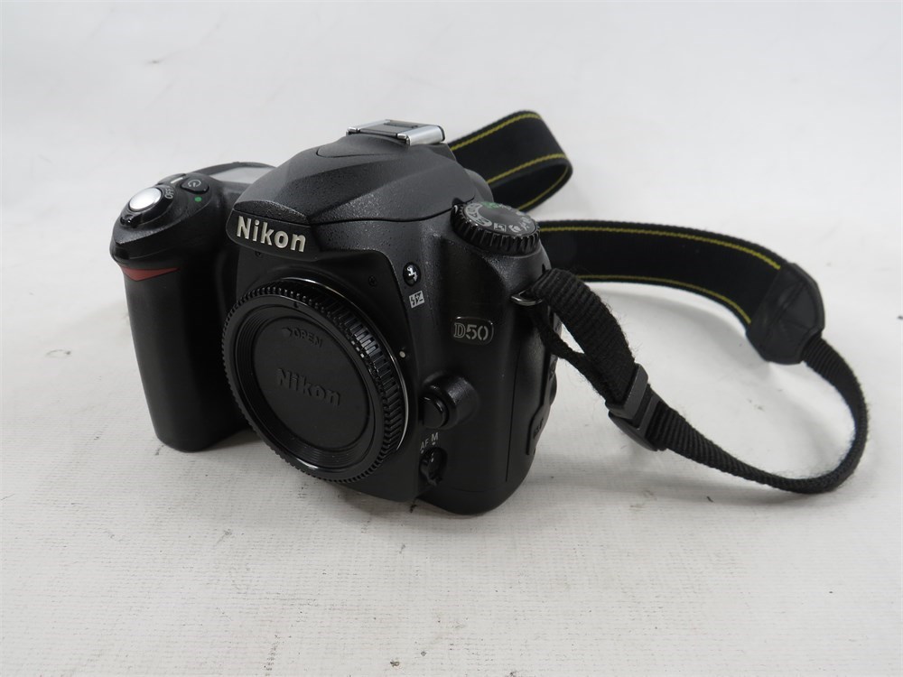 ShopTheSalvationArmy - Nikon D50 Digital SLR Camera Kit with AF-S DX 18 ...