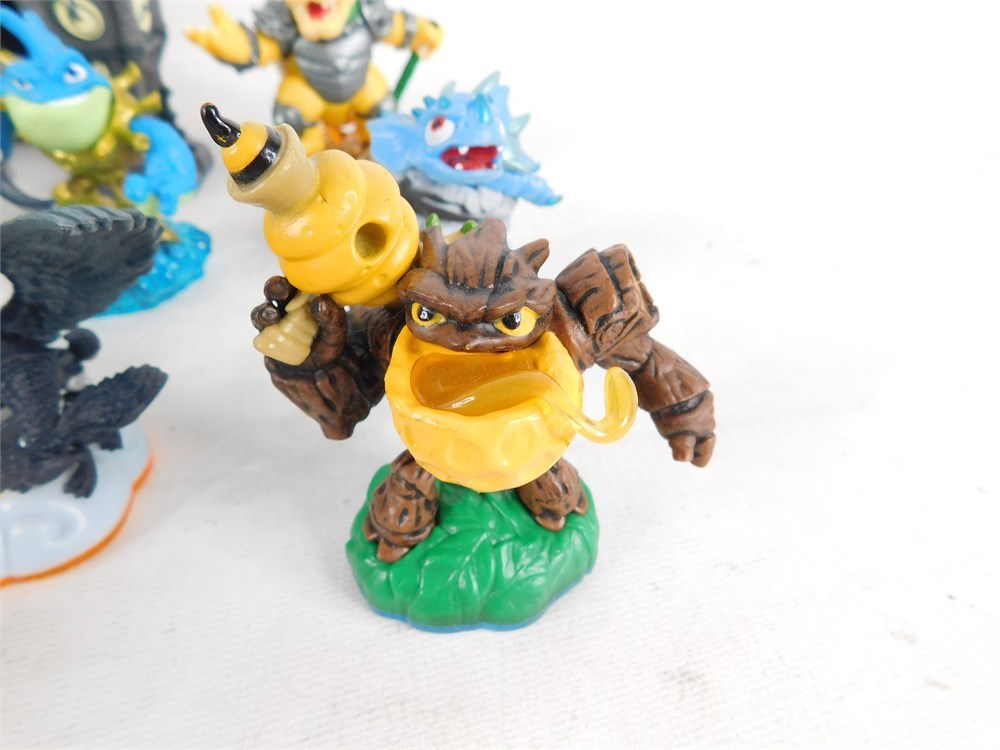 Online Thrift Store | ShopTheSalvationArmy - Lot of 24 Skylanders ...