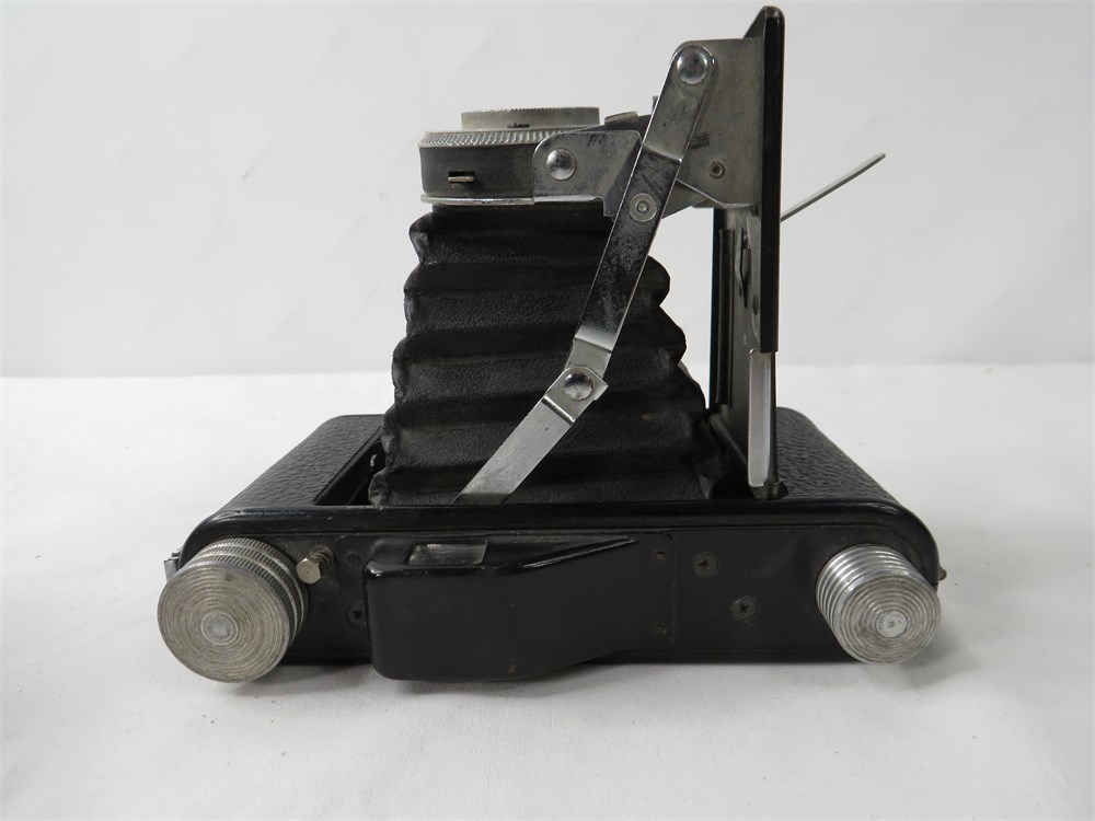 ShopTheSalvationArmy - Vintage Rollex 20 Camera With Case (Untested) [F71]