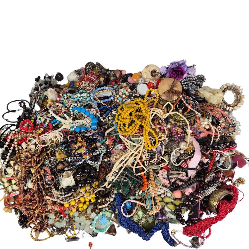 ShopTheSalvationArmy - Beaded and Stone Jewelry Lot #1 -20 lbs 3.8 oz [E321]