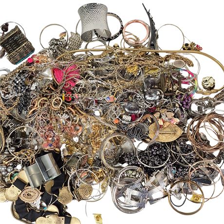 ShopTheSalvationArmy - 100% Unsorted Metal Costume Jewelry Lot #2- 10 ...