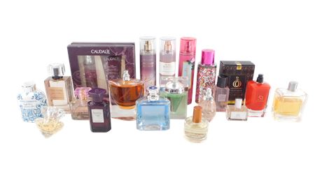 ShopTheSalvationArmy - Lot of Assorted Perfumes & Sprays (3556K)