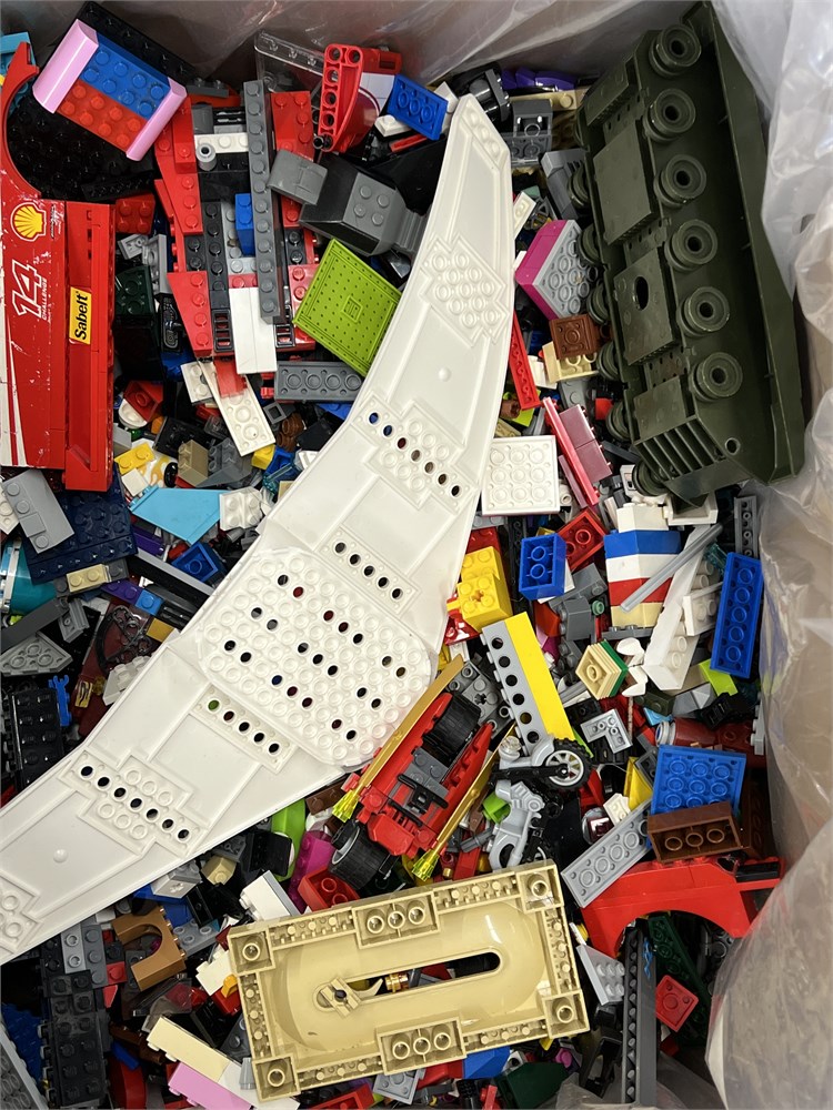 ShopTheSalvationArmy - Lego Pieces & Partially Built Sets (39lbs) [A951]