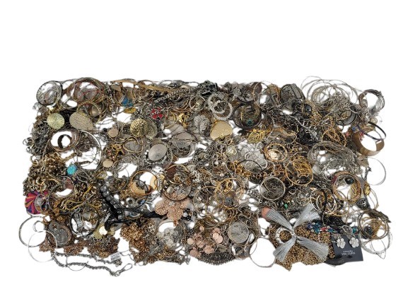 ShopTheSalvationArmy - Costume Metal Jewelry Lot: 15.11 Pounds [C18]