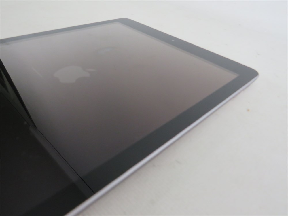 ShopTheSalvationArmy - Apple iPad 32GB (Model A1893) – Tested & Fully ...